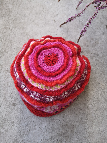 Ravelry: Muhu hat pattern by Wollmuschi