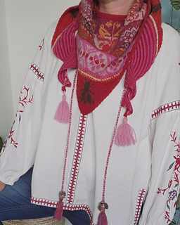 Ravelry: Muhu Shawl pattern by Wollmuschi