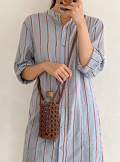 Ravelry: I'm Not Leather Granny Bottle Bag pattern by Daeri Kim (Banul)