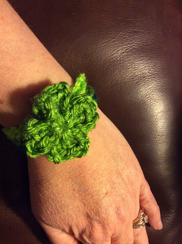 Ravelry: Shamrock Bracelet pattern by Tia Davis