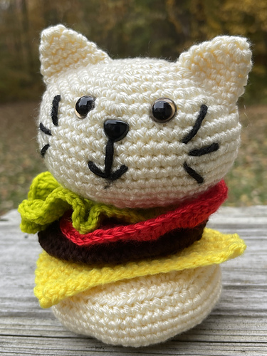 Ravelry: Purrger, the Cat Burger pattern by Sammich Stitches
