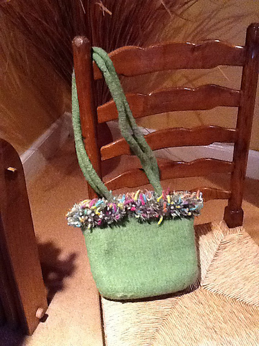 Ravelry: Jazzy Bag pattern by Bev Beattie