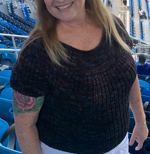 Ravelry: Seashell Sweater Light pattern by Minimi Knit Design