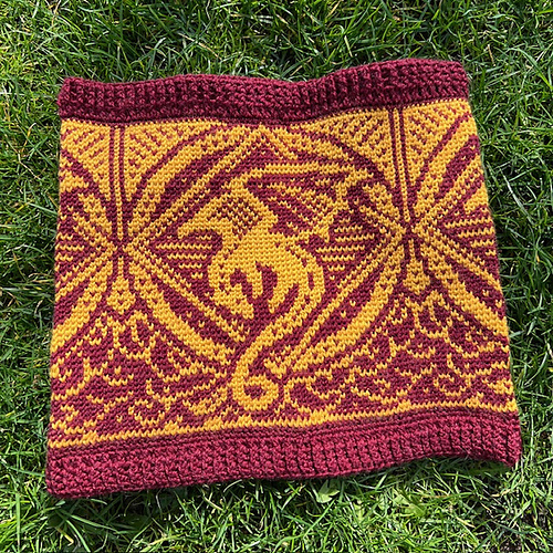 Ravelry: Dragon Tale Cowl (Crochet) pattern by Mary P. Hunt
