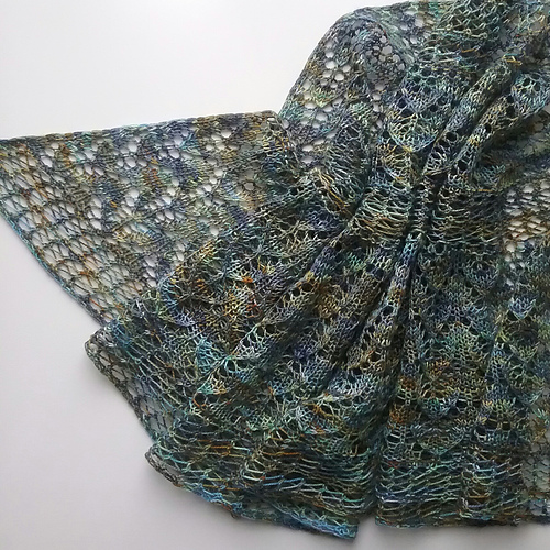 Ravelry: A Pretty Little Shawl pattern by Rebecca Shepler