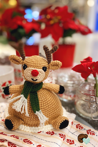Ravelry: Santa Claus and Rudolph pattern by Adelaide Wang