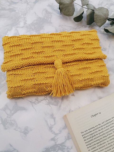 Ravelry: Avid Reader Book Bag pattern by Becca Parker