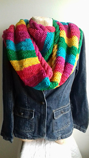 Ravelry: Herringbone Cable Cowl pattern by Lorraine Hearn