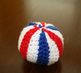 Ravelry: Beach Ball pattern by Amanda B