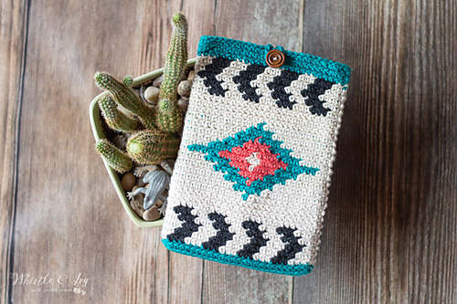 Ravelry: Southwest Style Tablet Pouch pattern by Bethany Dearden