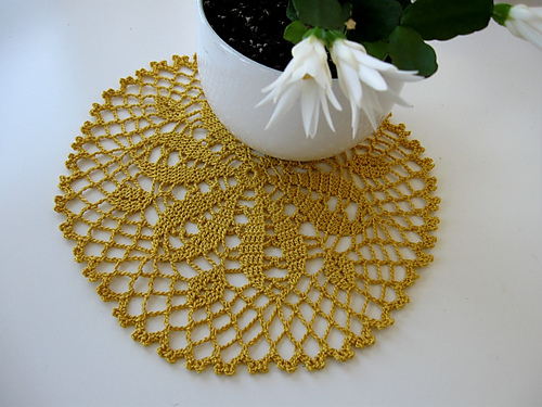 Ravelry: Round Doily pattern by Mayumi Kawai (河合真弓)