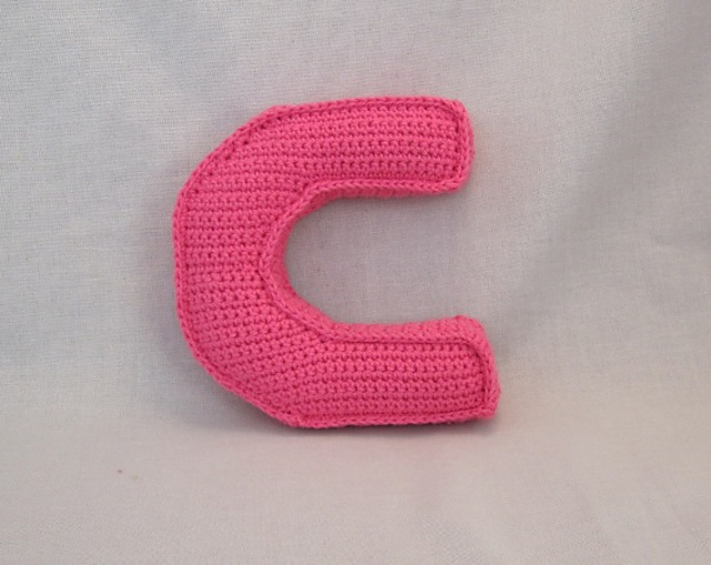 Ravelry: CAPITAL LETTER C pattern by Begoña Sanchez-Sauthier Berrojalbiz