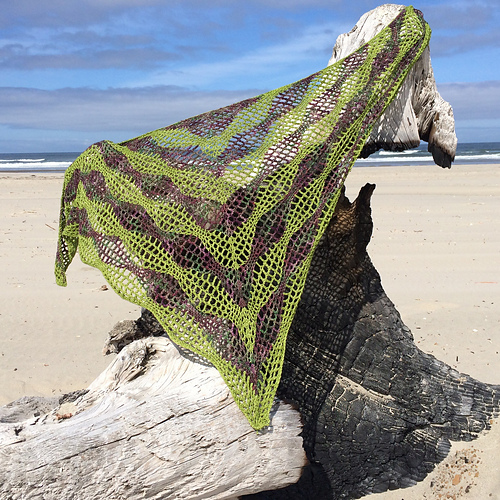 Ravelry: Magic Flow Shawl pattern by Heidi Ehlers