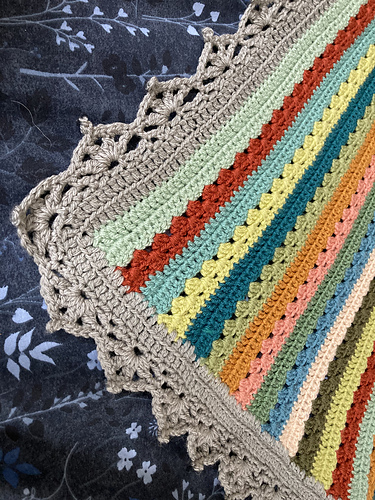 Ravelry: Quad Cluster Border (w/ Picots) pattern by D Maunz