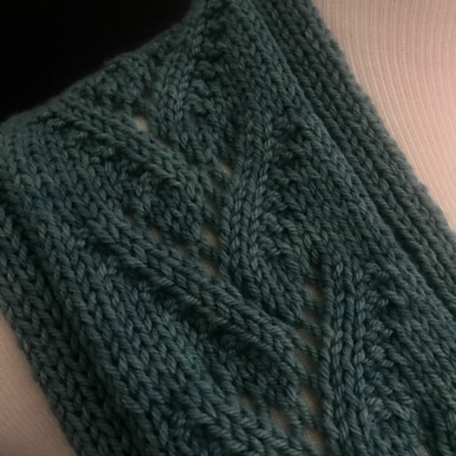 Ravelry: Spencer Crest Cowl pattern by Barbara Kish