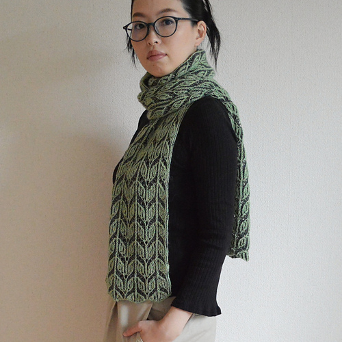 Ravelry: Sizz pattern by Lesley Anne Robinson