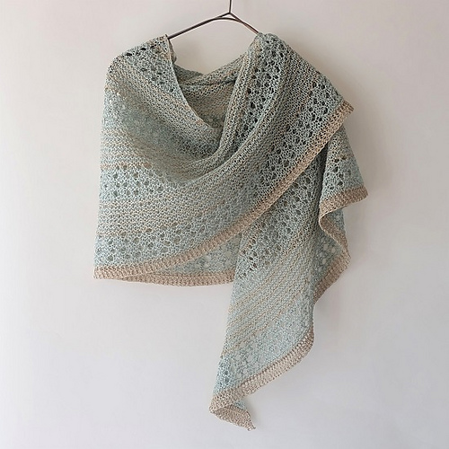 Ravelry: Wolf Shawl pattern by Tea Bercek