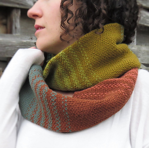 Ravelry: Curio Cowl pattern by Kelly McClure