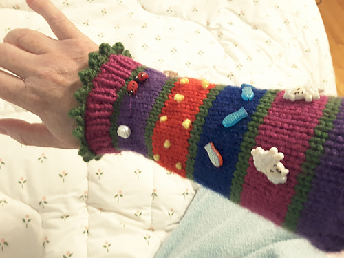 Ravelry: Fidget Sleeve pattern by bonnie bunny