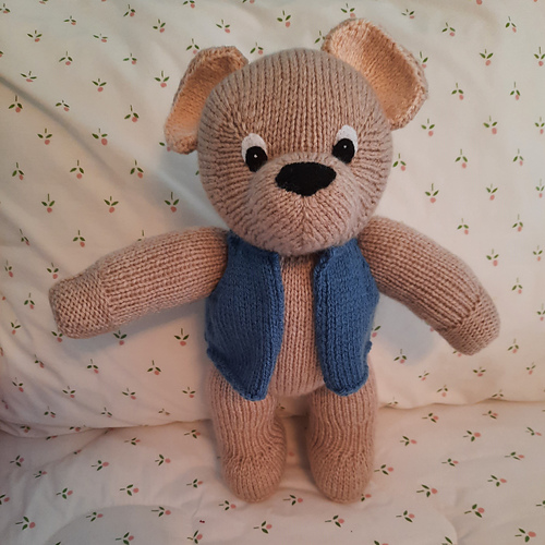 Ravelry: Teddy Bear Vest pattern by bonnie bunny