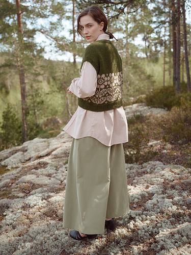 Ravelry: Nordic Bloom pattern by Caitlin Hunter