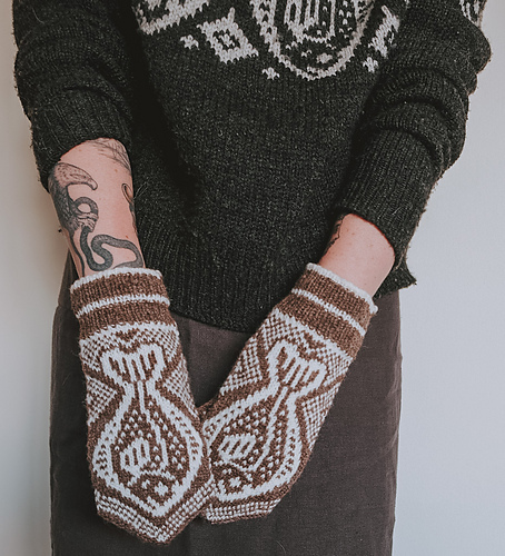 Ravelry: Halibut Mittens pattern by Caitlin Hunter