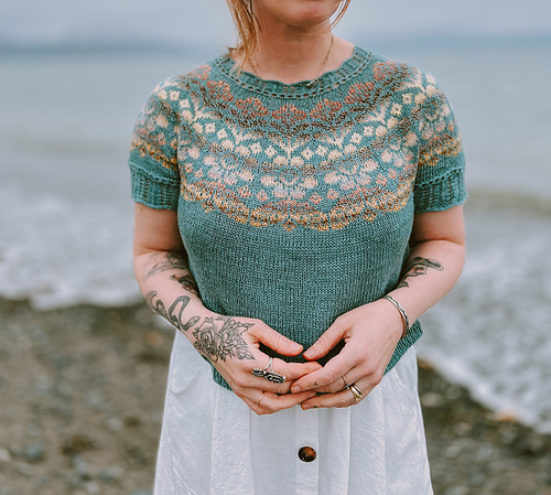 Ravelry: Alpine Bloom pattern by Caitlin Hunter
