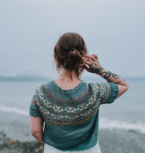 Ravelry: Alpine Bloom pattern by Caitlin Hunter