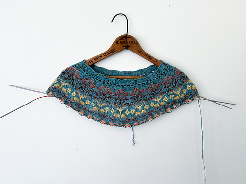 Ravelry: Alpine Bloom pattern by Caitlin Hunter