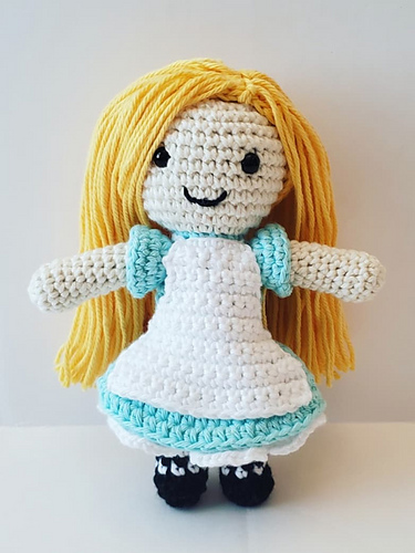 Ravelry: Alice pattern by Brooke Rabideau