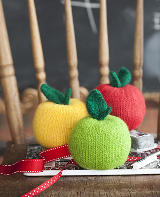 Ravelry: #50 Knitted Apples pattern by Nicky Epstein