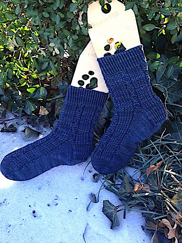 Ravelry: Bogie & Bacall pattern by Linda Pomerenke