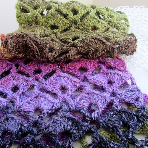 Ravelry: Shell Scarf pattern by Mary Jane Hall