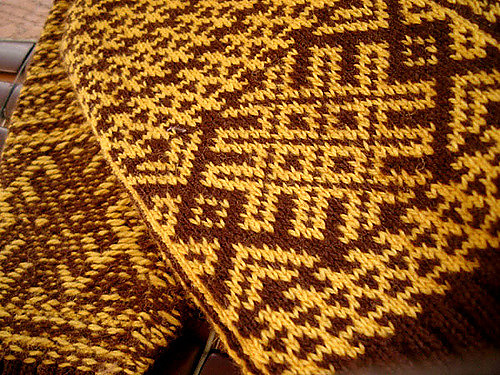 Ravelry: Komi Mittens pattern by Charlene Schurch