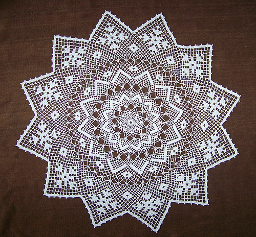 Ravelry: Centerpiece in Crocheted Netting pattern by Lily Mills Company