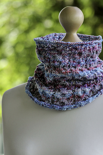 Ravelry: Reflecting Pool Cowl pattern by Gretchen Tracy