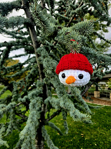 Ravelry: Snowman Crochet Christmas Ornament pattern by Bumble Bits and Bobs