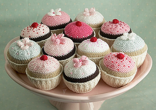 Ravelry: knitted cupcake pattern by Julie Williams