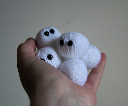 Ravelry: butterflylove1's Indoor snowball fight (snowballs)