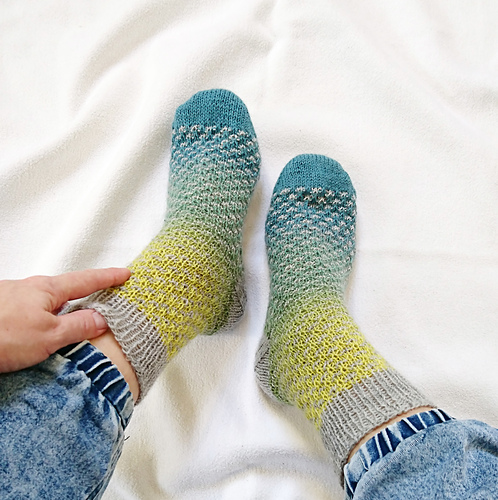 Ravelry: Lizard Socks pattern by Monika Soltysik