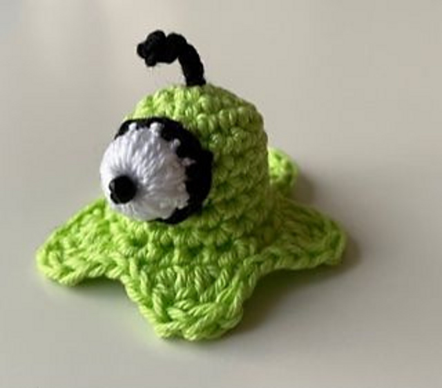 Ravelry: Brain Slug Tiny Hat pattern by Carole Dietrich