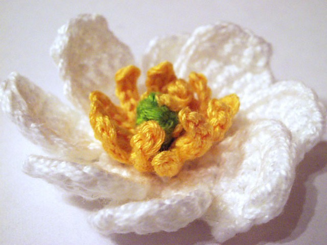 Ravelry: Mountain Avens Flower pattern by Camelia Shanahan