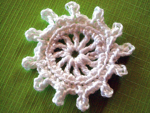 Ravelry: Wheel Flower pattern by Camelia Shanahan