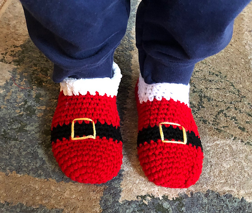Ravelry: Santa Slippers child size pattern by KooAlli's Designs