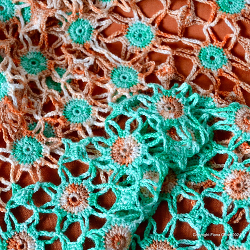 Ravelry: Octagram Cowl pattern by Fiona Oliver