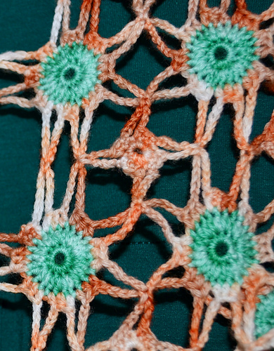 Ravelry: Octagram Cowl pattern by Fiona Oliver