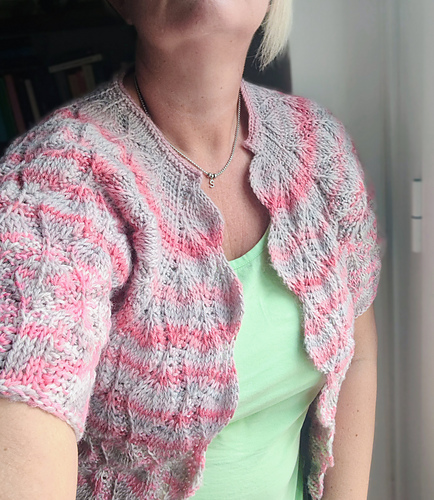 Ravelry Queen Of Spades Cardigan Pattern By Hookloopsarah Sarah