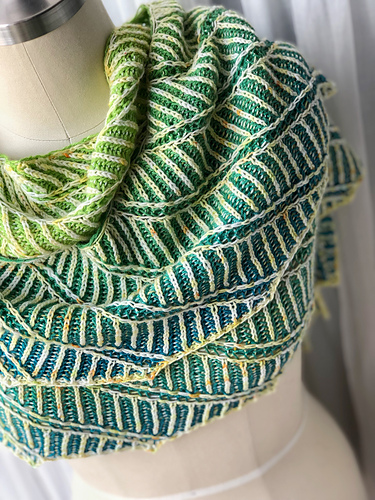 Ravelry: Circinae pattern by Carissa Browning