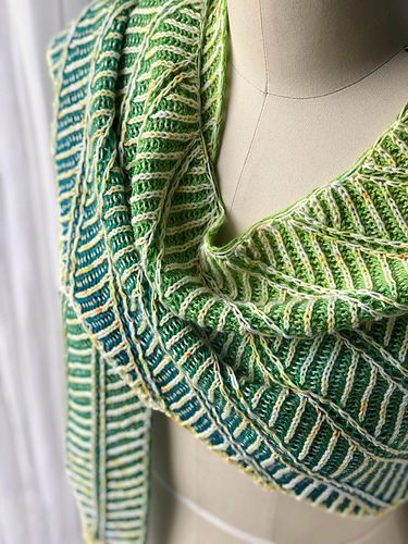 Ravelry: Circinae pattern by Carissa Browning
