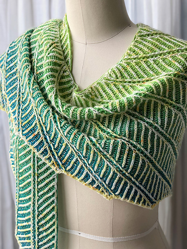 Ravelry: Circinae pattern by Carissa Browning